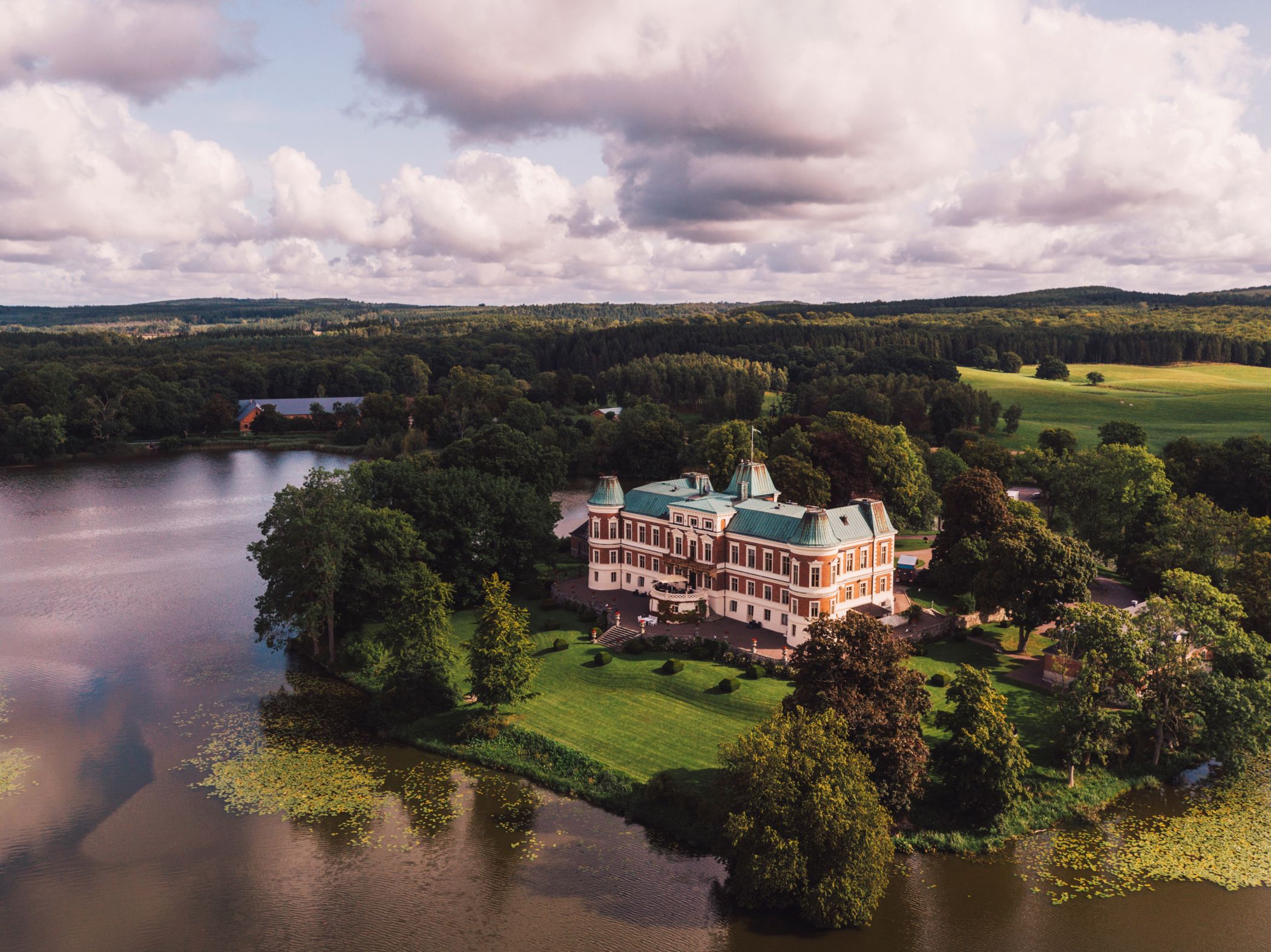 Annonsørinnhold: Opplev slott og herregårder i Sverige